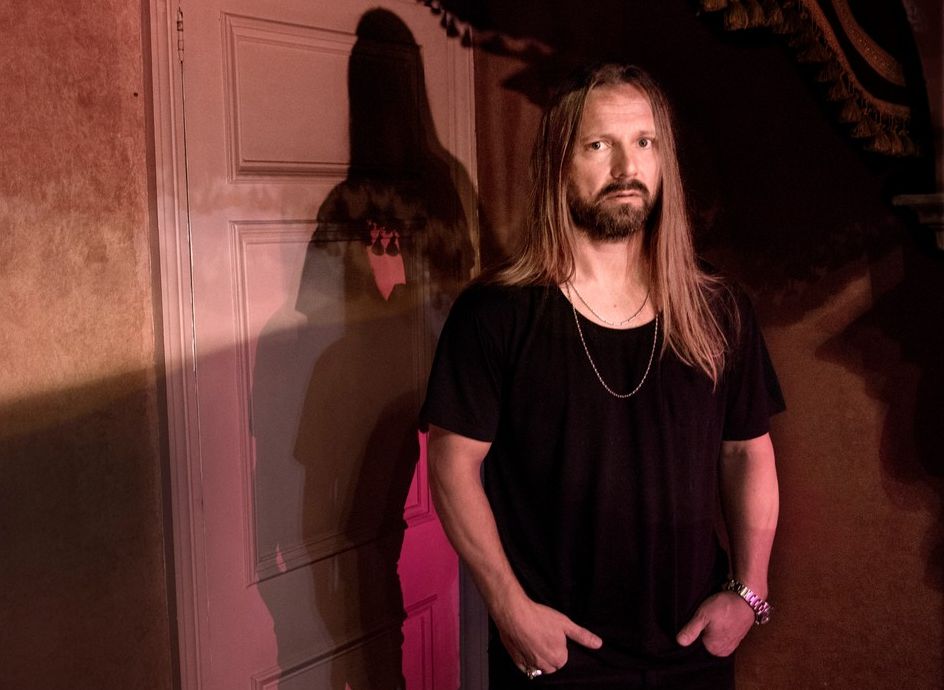 Největší hitmakeři: Nejvíc hitů od dob Beatles má Švéd, který z pódia ...