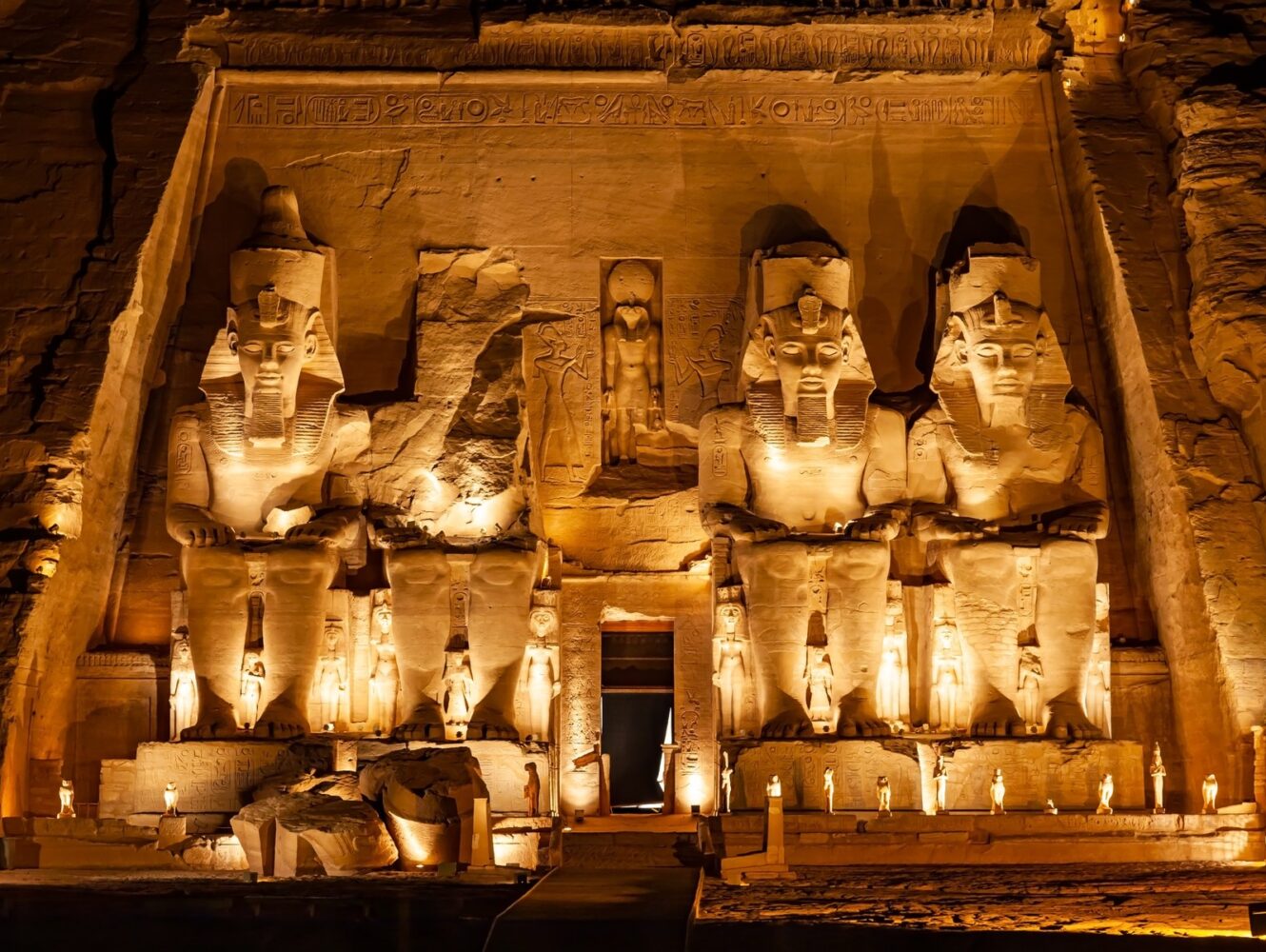 Expres Report: Archeologové objevili 3300 let neporušený hrob a ...