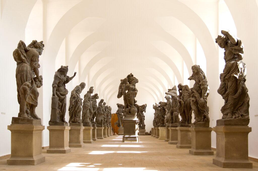 Co vyjadřují sochy na Kuksu a kdo namaloval Monu Lisu? Vyzkoušejte, jak ...