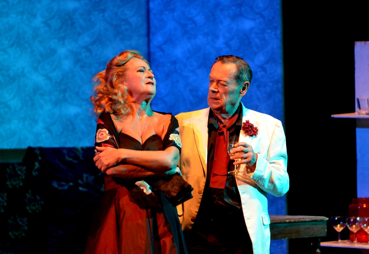 Arabela tehdy a dnes: Princezna Xenie krmí bulvár, Arabela se po 30 ...