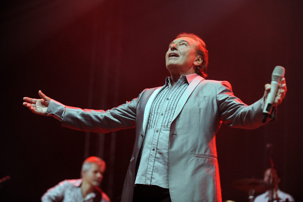 Zlatý hlas z Česka: Před 85 lety se v Plzni narodil Karel Gott - Expres FM