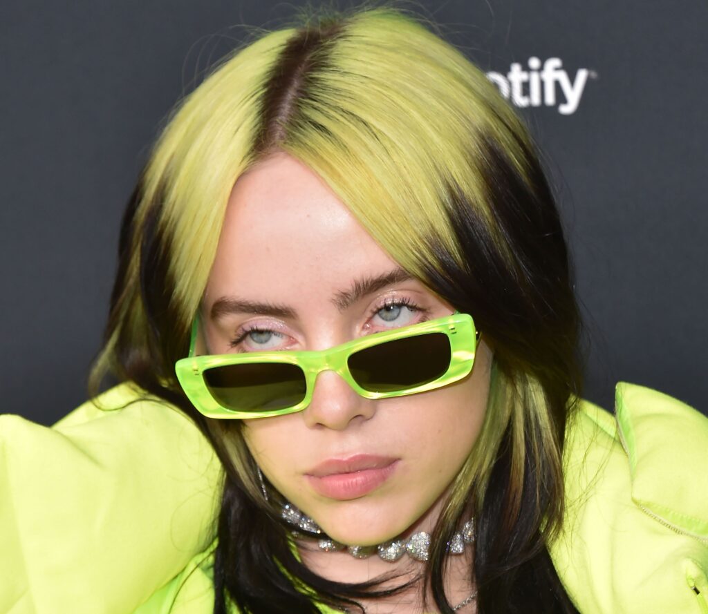 Den, kdy zazářila Billie Eilish: Její debutová deska ovládla ceny ...