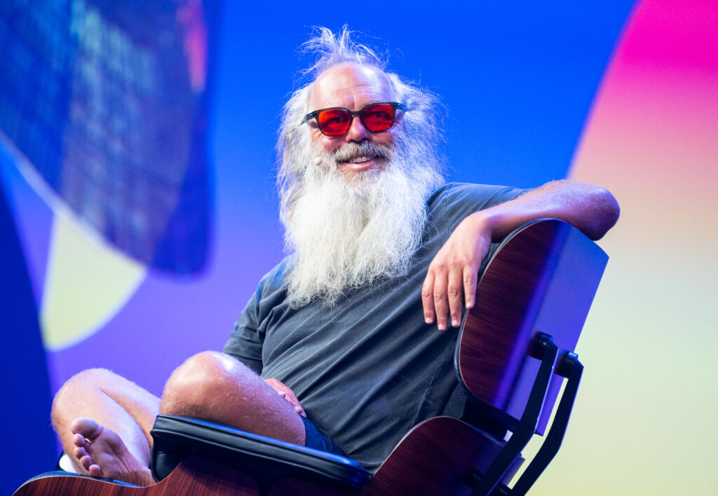 Vousatý kouzelník za mixpultem: Rick Rubin patří k průkopníkům hip-hopu ...