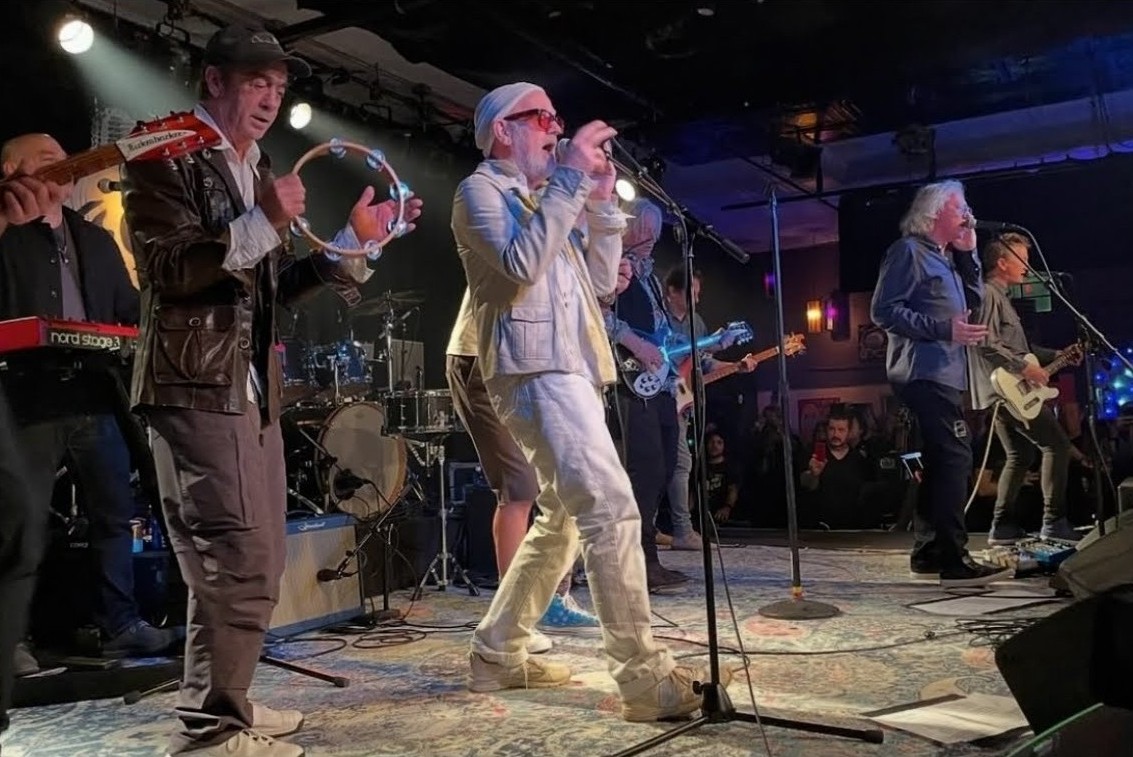 Překvapivé setkání: R.E.M. zahráli v původní sestavě ve svém domovském ...