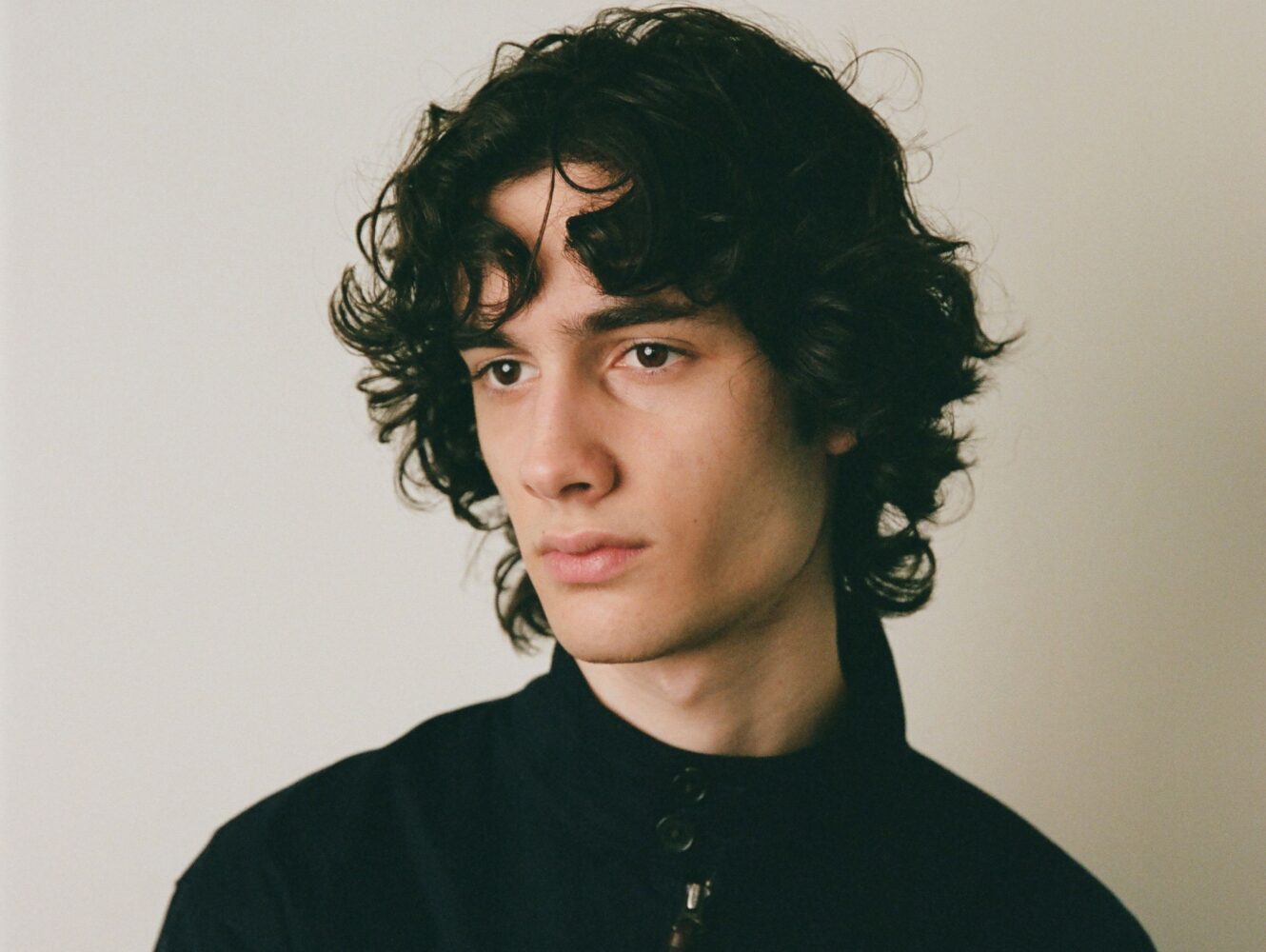 Expres Top: Sombr se vrátí do Prahy, James Hype se rozkročil přes ...